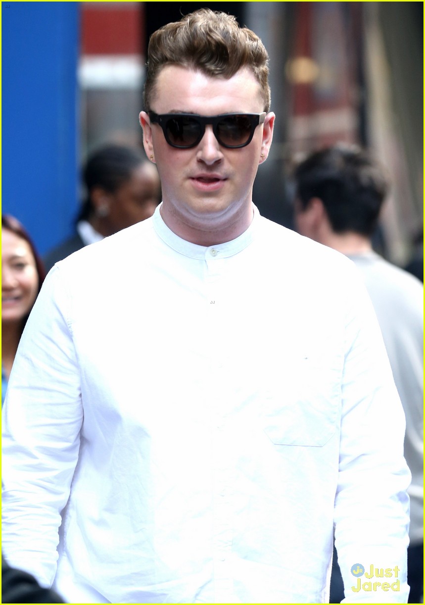 Sam Smith Beautifully Croons 'Stay with Me' on 'GMA' - Watch Now ...