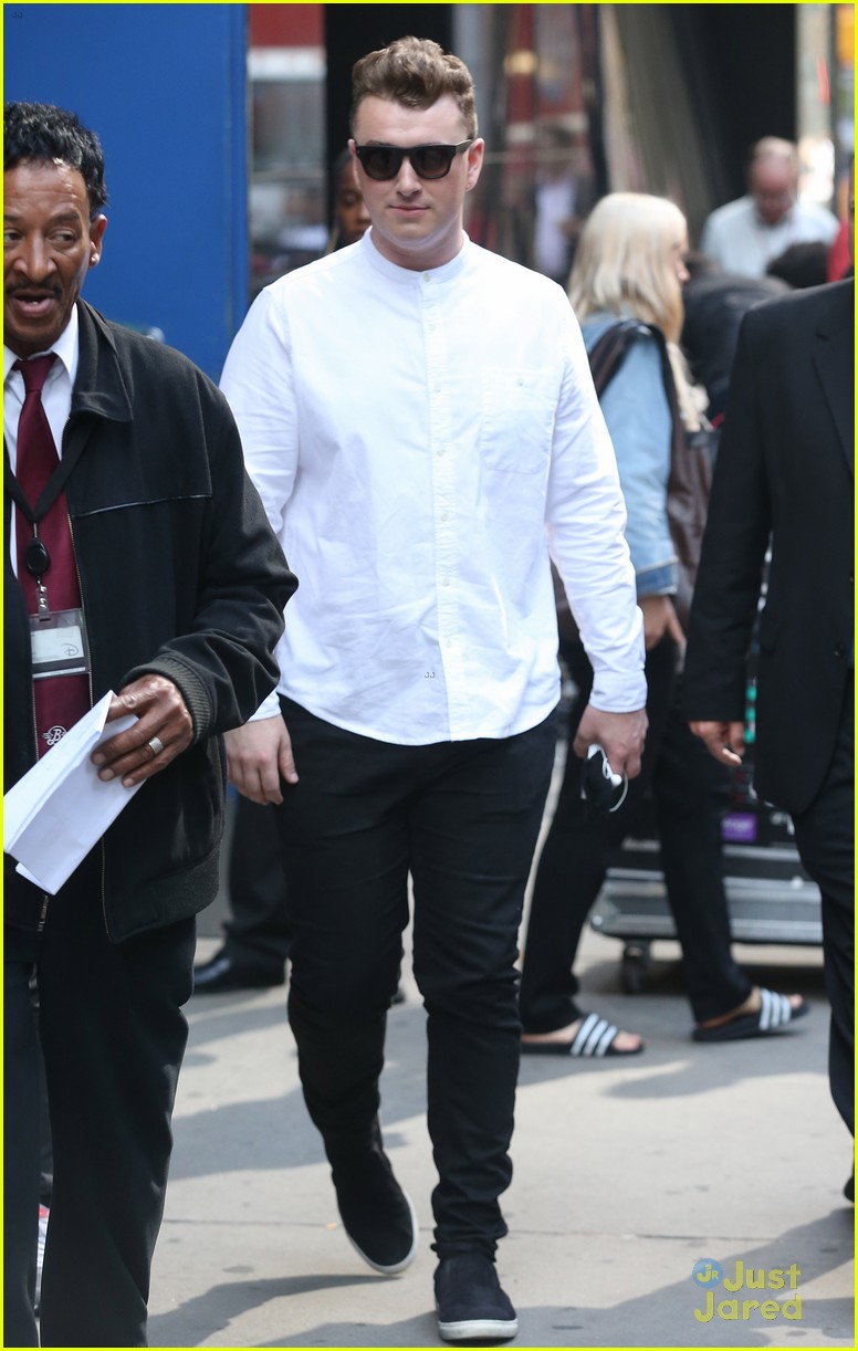 Sam Smith Beautifully Croons 'Stay with Me' on 'GMA' - Watch Now ...