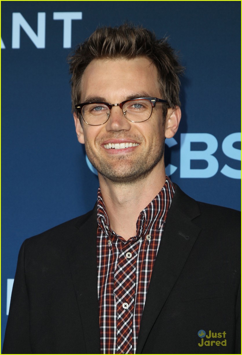Tyler Hilton Steps Out For 'Extant' Premiere | Photo 686632 - Photo ...