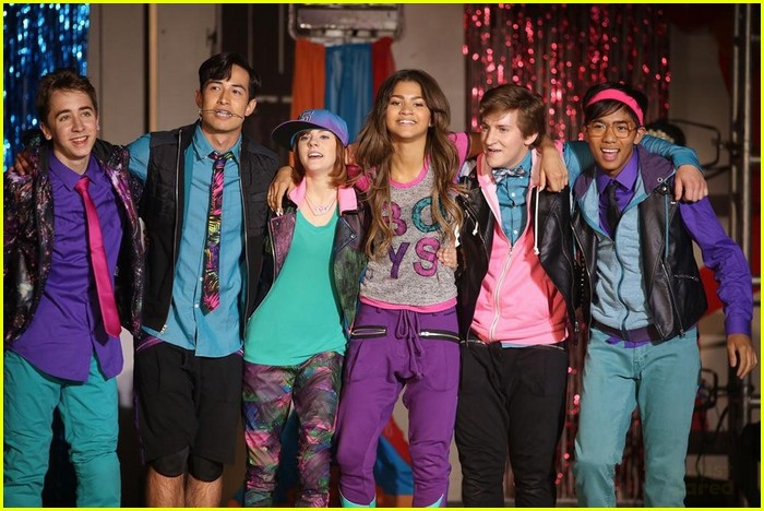 Check Out New Stills & Promos For 'Zapped'! | Photo 681275 - Photo Gallery | Just Jared Jr.