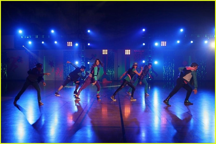 Check Out New Stills & Promos For 'Zapped'! | Photo 681286 - Photo ...