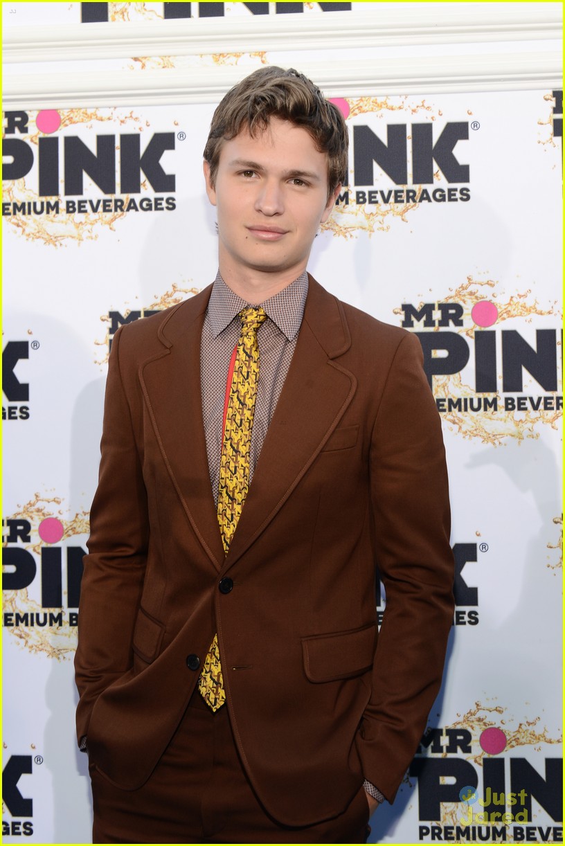 Ansel Elgort WINS Fan Favorite Actor at Young Hollywood Awards 2014 ...