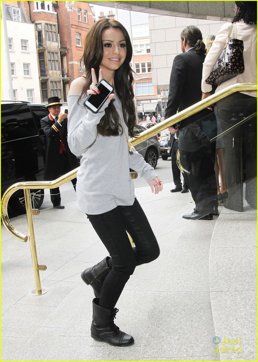 Cher Lloyd Poses For Pug Pictures Outside ITV Studios | Photo 697549 ...