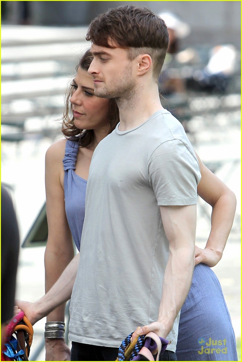 Daniel Radcliffe Walks Multiple Dogs While Filming 'Trainwreck' in ...