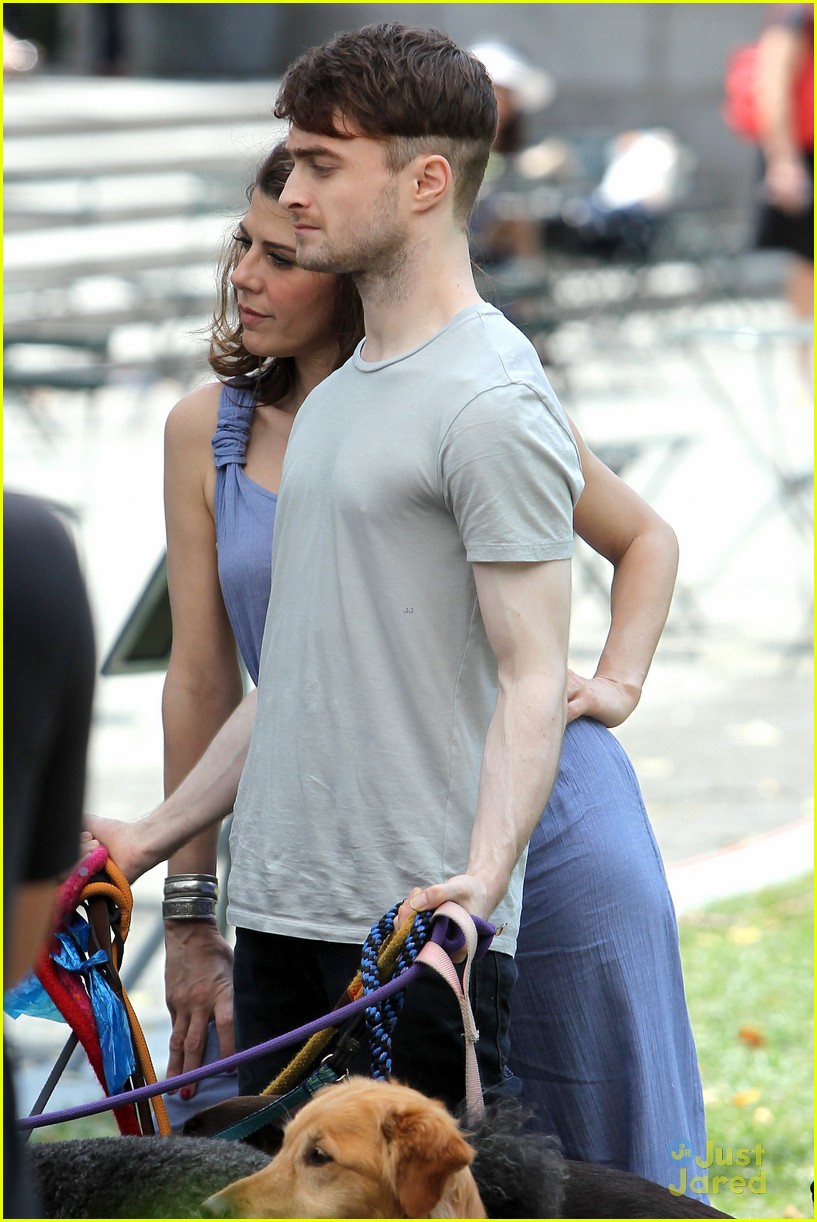 Daniel Radcliffe Walks Multiple Dogs While Filming 'Trainwreck' in ...