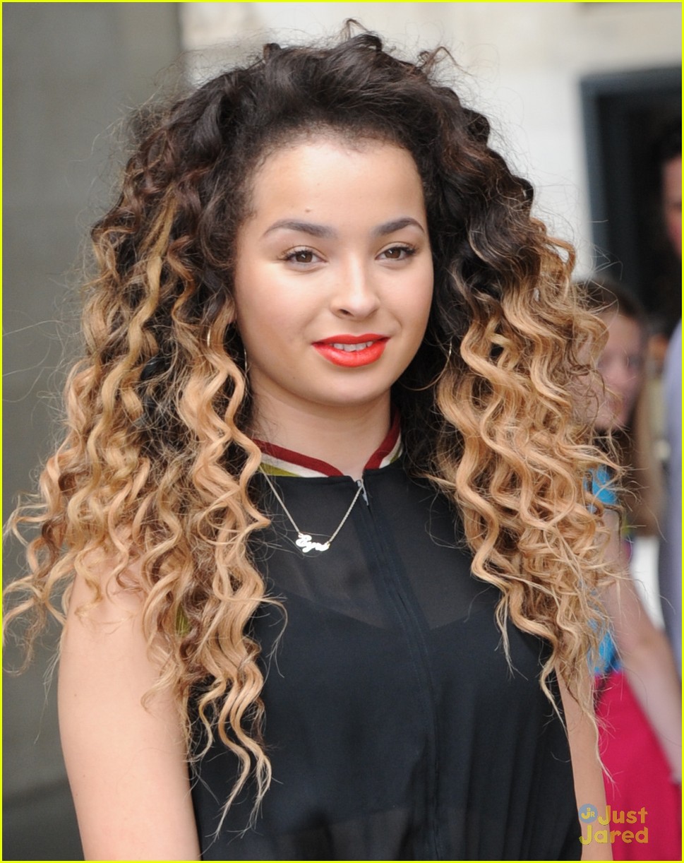Full Sized Photo of ella eyre bbc radio 1 04 | British Singer Ella Eyre ...