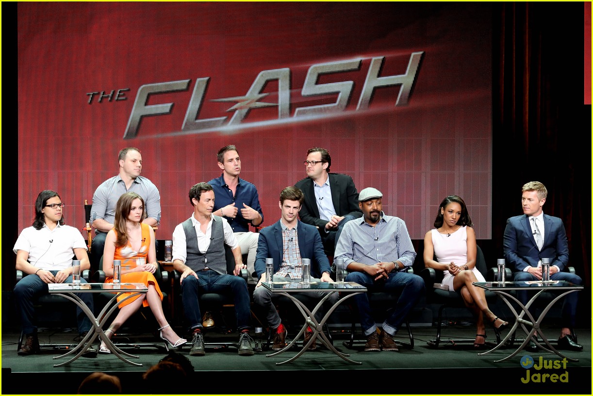 'The Flash' & 'Arrow' Will Have a Two Hour Crossover Episode! | Photo ...