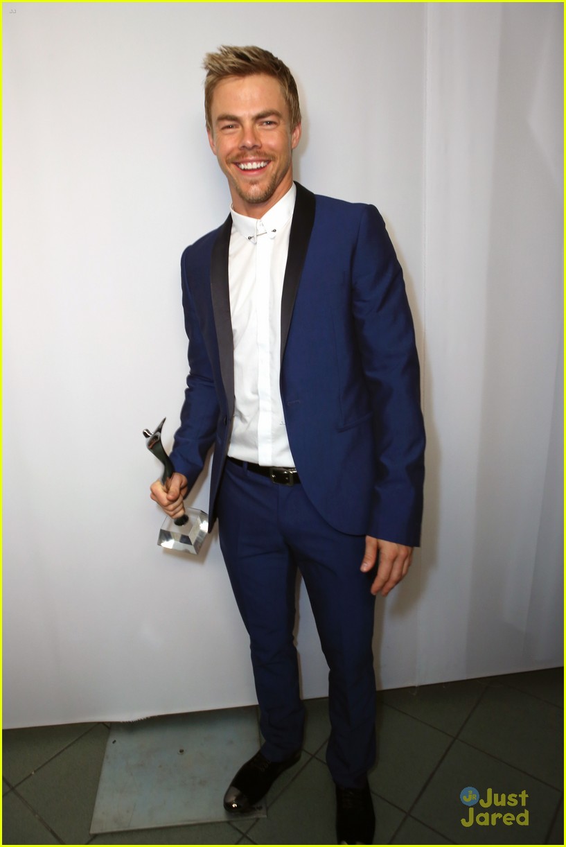 Derek Hough Wraps 'Move Live On Tour', Wins Young Hollywood Award ...