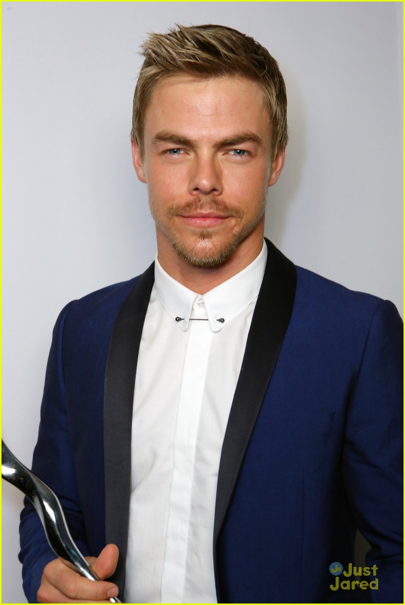 Derek Hough Wraps 'Move Live On Tour', Wins Young Hollywood Award ...
