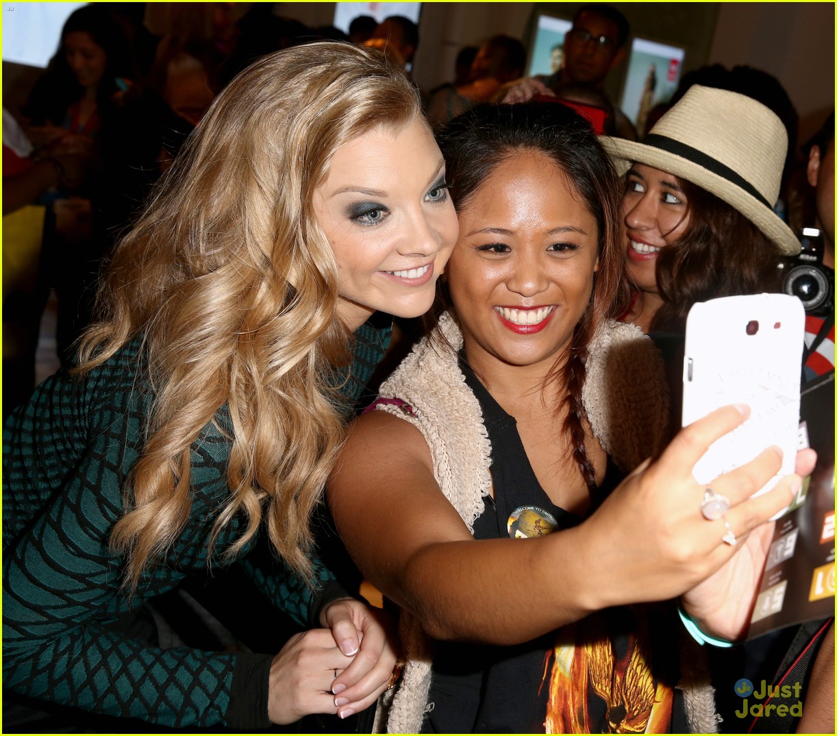 'Hunger Games: Mockingjay' Cast Members Take Over Comic-Con! | Photo ...