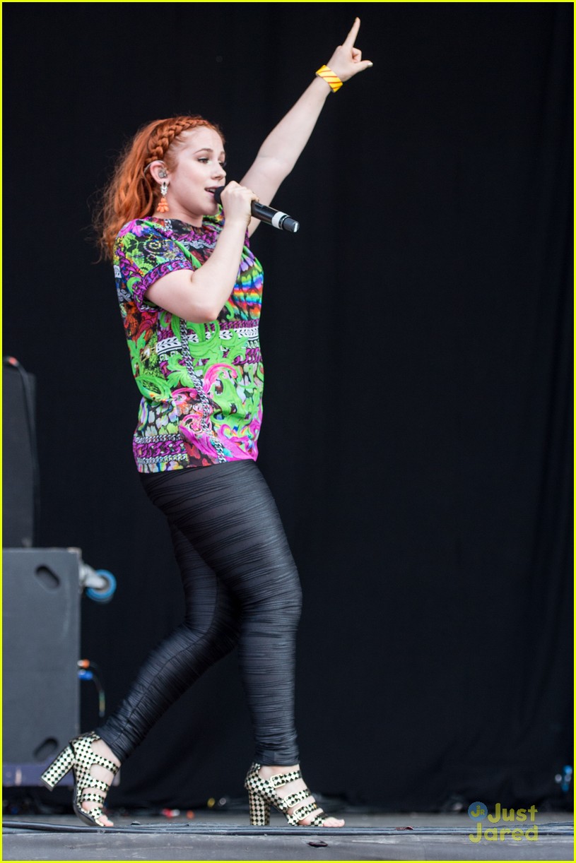 Katy B Gets Loud at Leicester Music Festival - See All The Pics ...