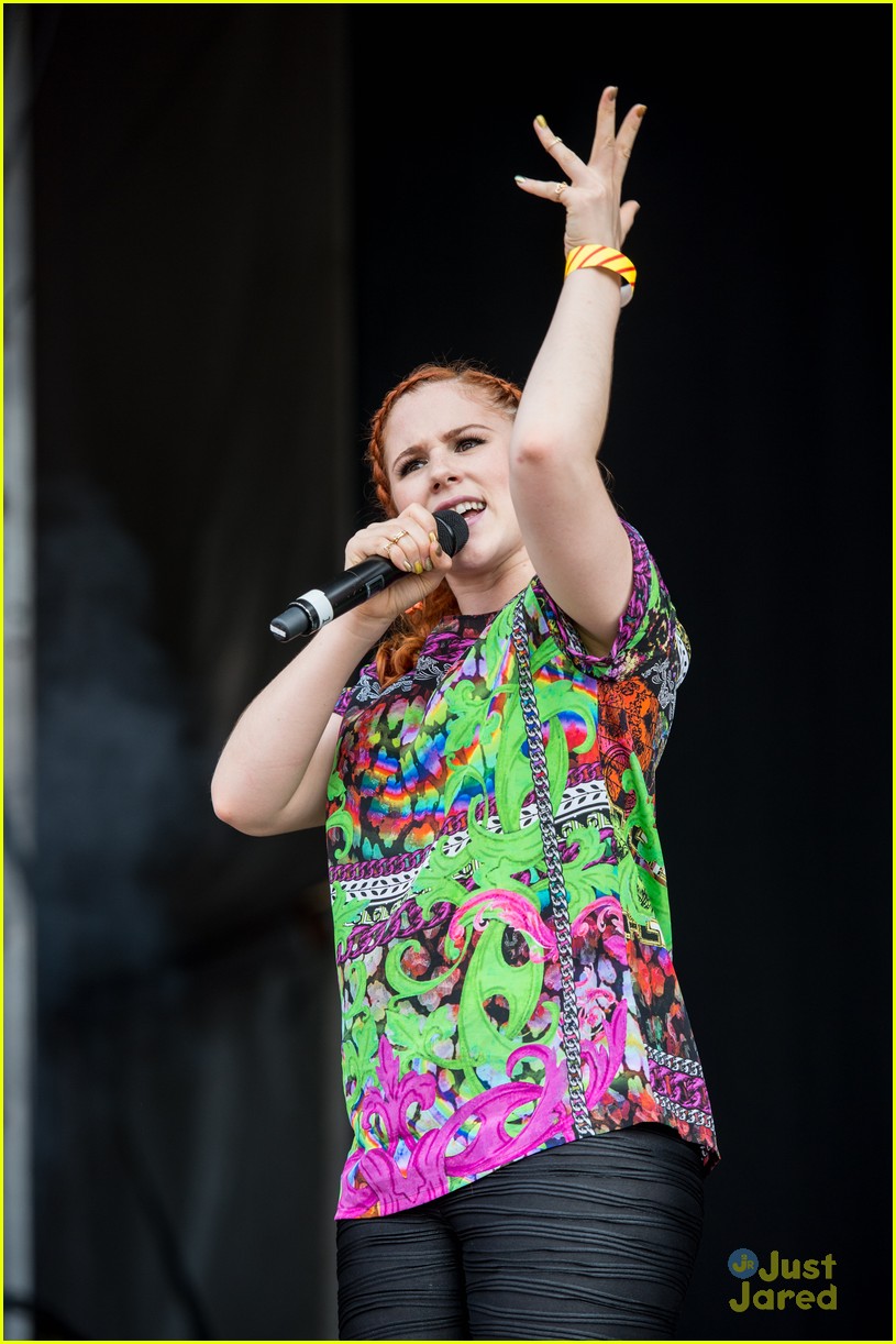 Katy B Gets Loud at Leicester Music Festival - See All The Pics ...