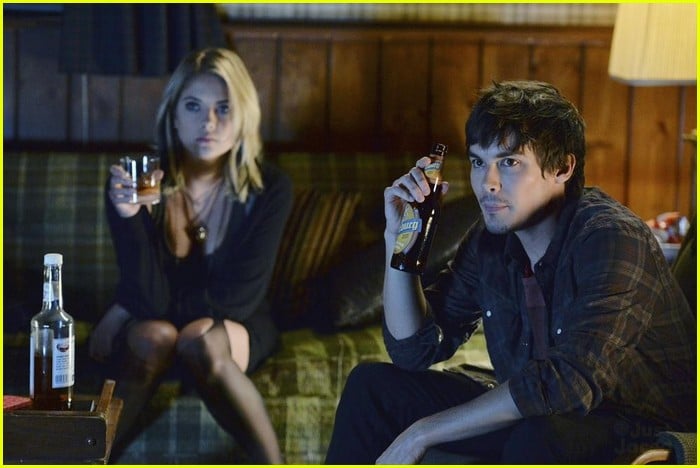 Full Sized Photo of pretty little liars anatomy haleb kiss stills 12 ...