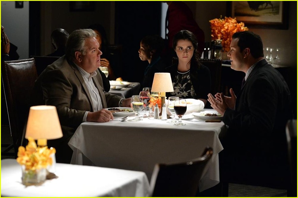 Full Sized Photo of awkward dinner bay tank switched at birth 10 ...