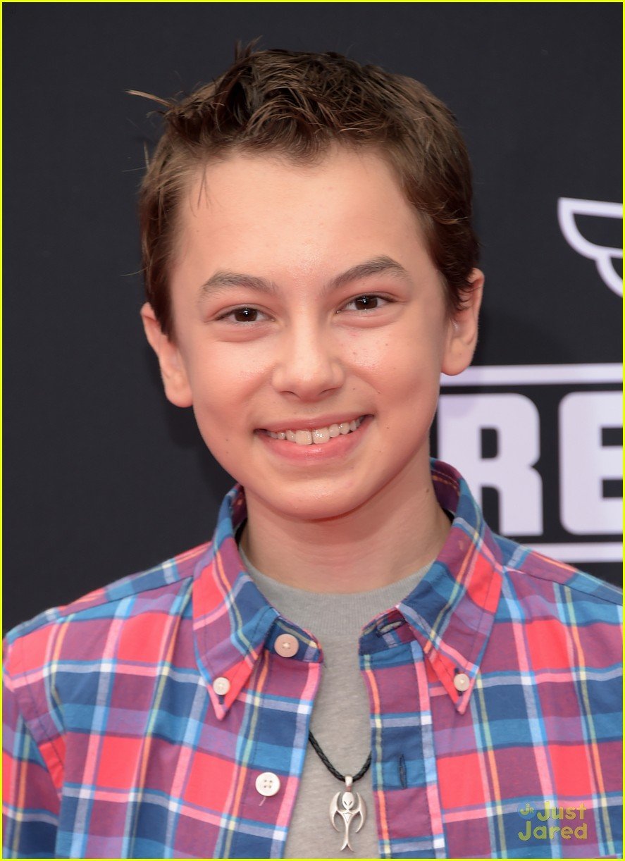 Sabrina Carpenter & Hayden Byerly Soar Into 'Planes: Fire & Rescue ...