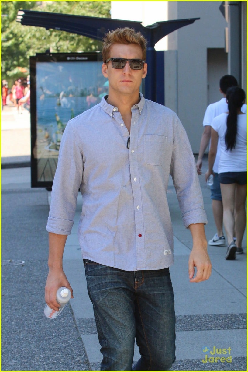 Scott Michael Foster: Kristoff Arrives in Vancouver For 'Once Upon A ...