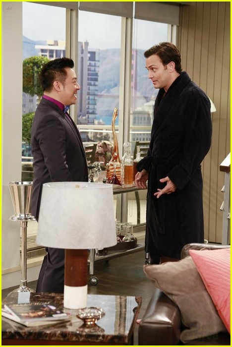 Is There A Bun In The Oven For Gabi & Josh on 'Young & Hungry'? | Photo ...