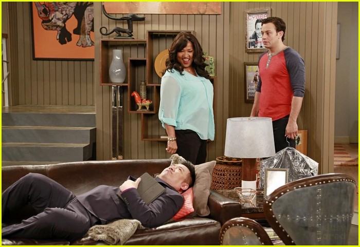 Is There A Bun In The Oven For Gabi & Josh on 'Young & Hungry'? | Photo ...