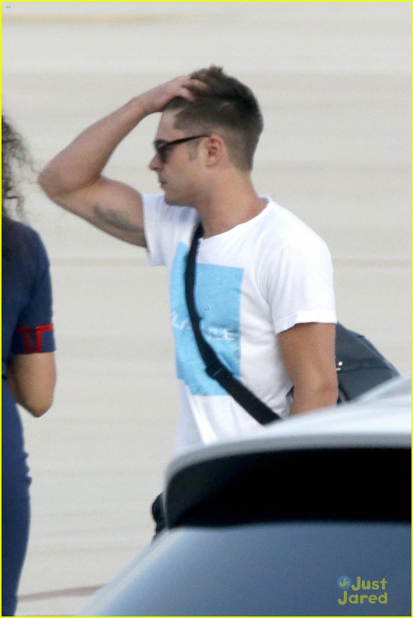 Watch Zac Efron Eat a Bug in New 'Running Wild With Bear Grylls' Promo ...