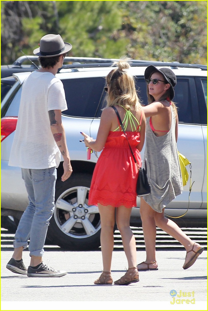 Ashley Tisdale & Christopher French Greet Pal Kim Hidalgo for Jinky’s ...