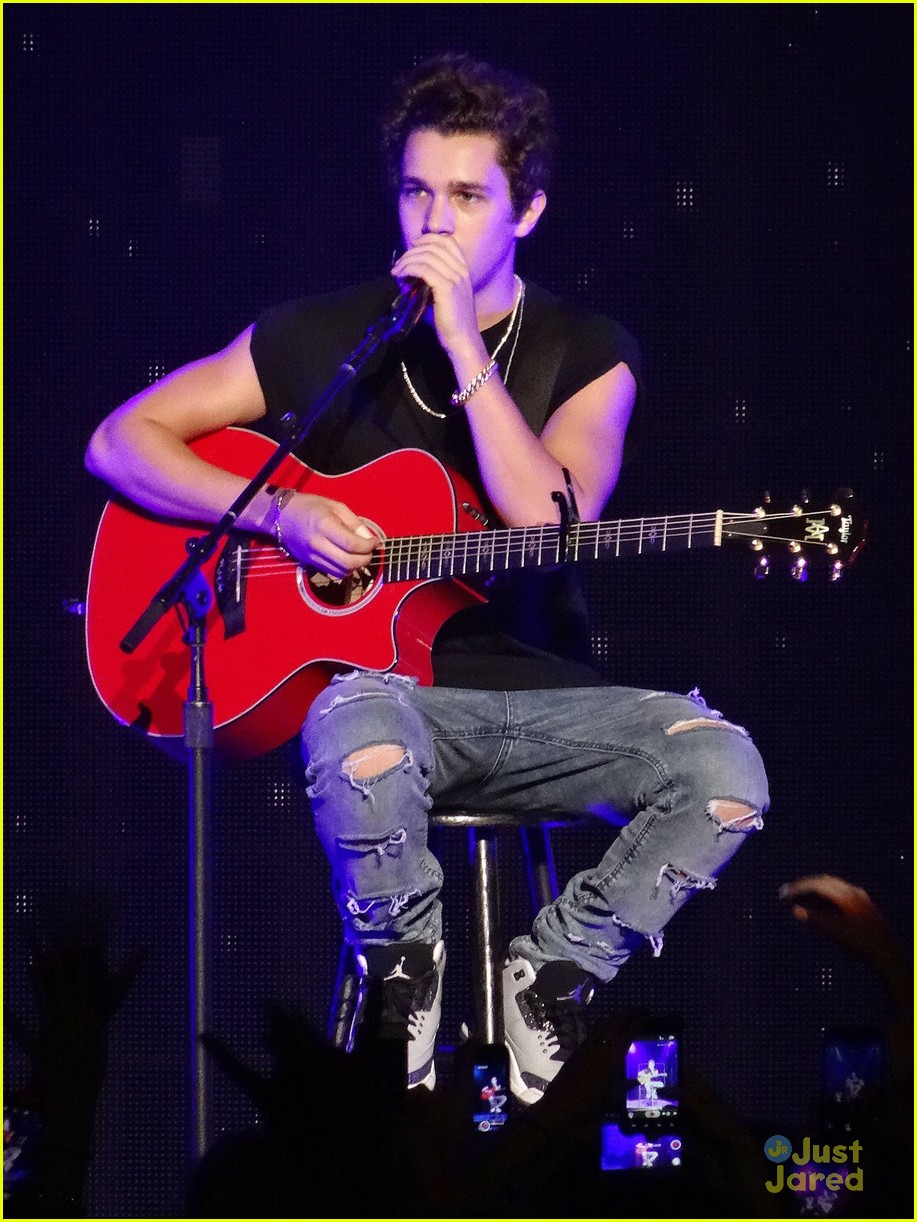 Austin Mahone & The Vamps Light Up Vegas - See The Concert Pics ...