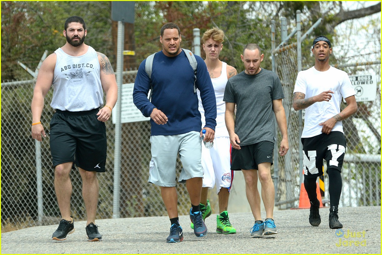 Justin Bieber Shows Off His Boxing Skills After Hiking with Friends ...