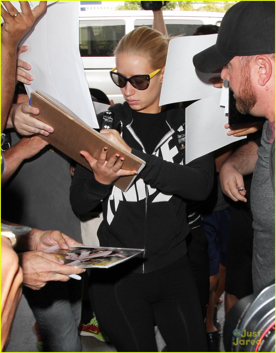 Iggy Azalea Blames Pre-VMA Fall on Pal Jennifer Lopez! | Photo 711201 ...