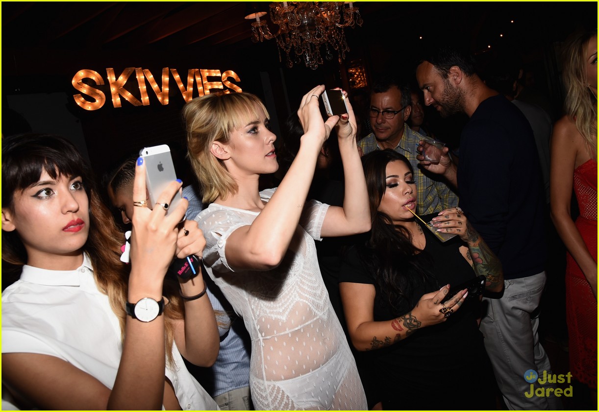 Jena Malone Performs In Her Skivvies at For Love & Lemons Party | Photo ...