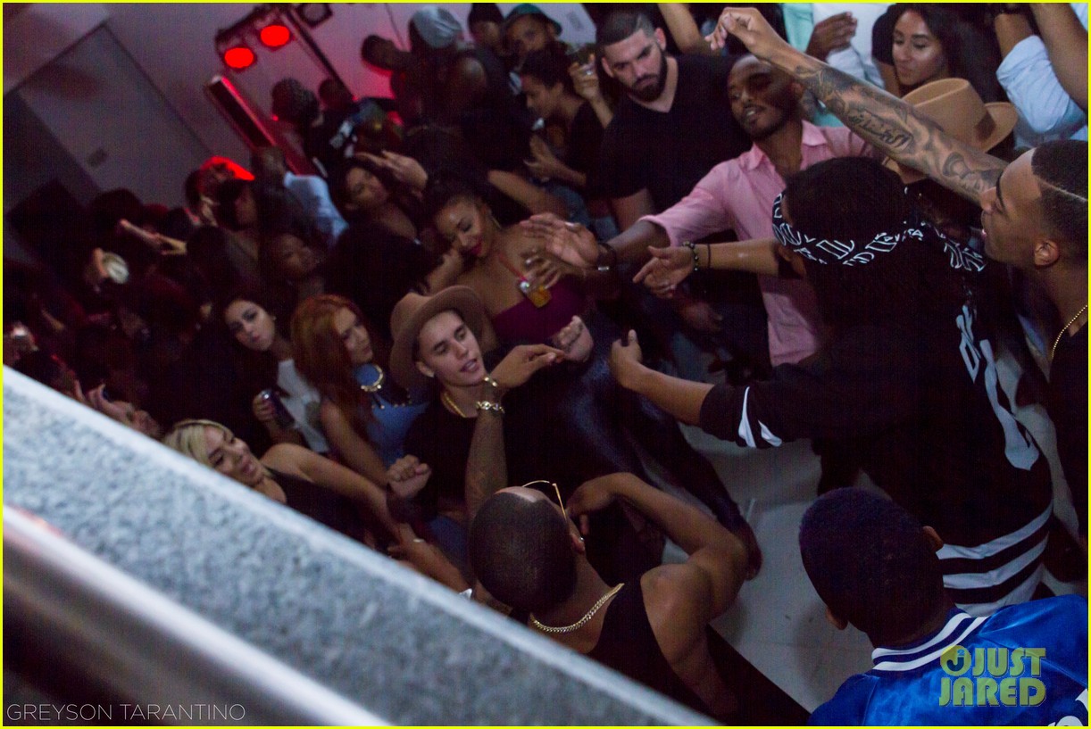 Justin Bieber, Kendall & Kylie Jenner Party at Pre-VMAs Event Before ...