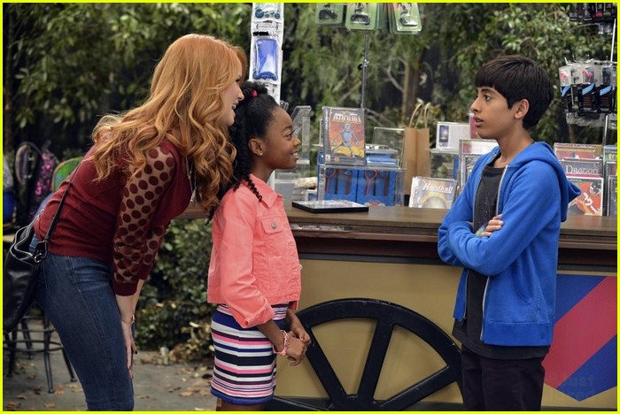 Bertram Makes It A Family Affair For High School Reunion on 'Jessie ...