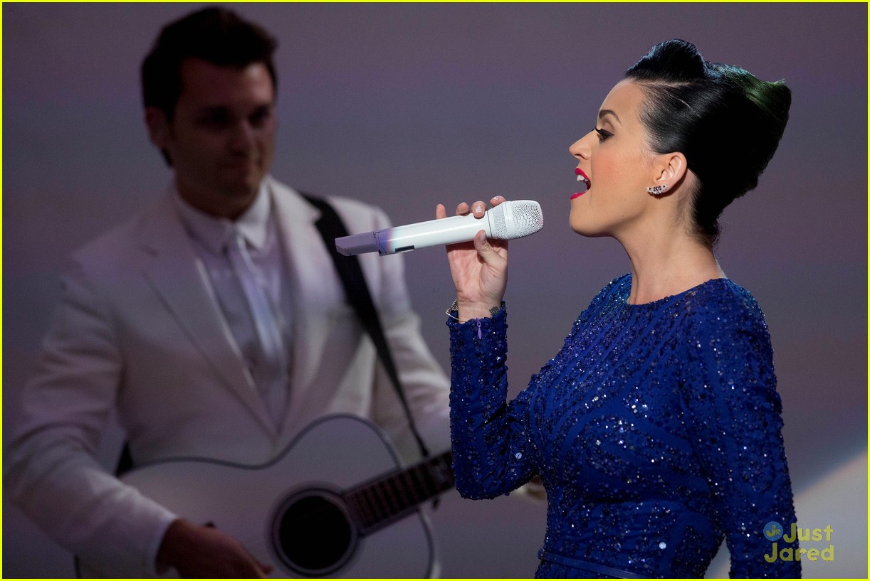 Katy Perry Performed for President Obama & the First Lady at the White ...