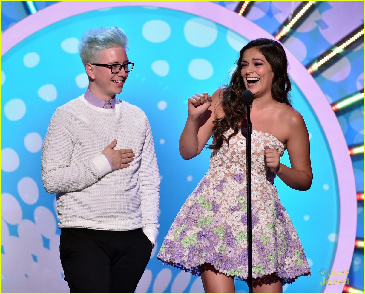 Bethany Mota & Tyler Oakley WIN The Web at Teen Choice Awards 2014 ...