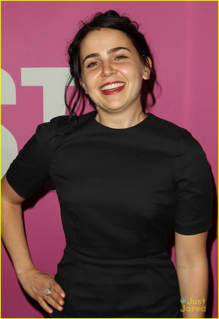 Mae Whitman Supports BFF Aubrey Plaza at the 'Life After Beth' Premiere ...