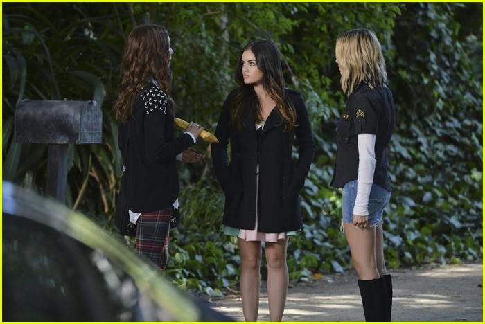 The 'Pretty Little Liars' Reunite & Renew Friendships in Summer Finale Tonight - See The Pics ...