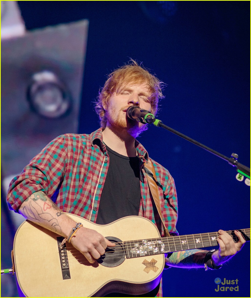 Full Sized Photo Of Ed Sheeran Las Vegas Performance 02 Ed Sheeran