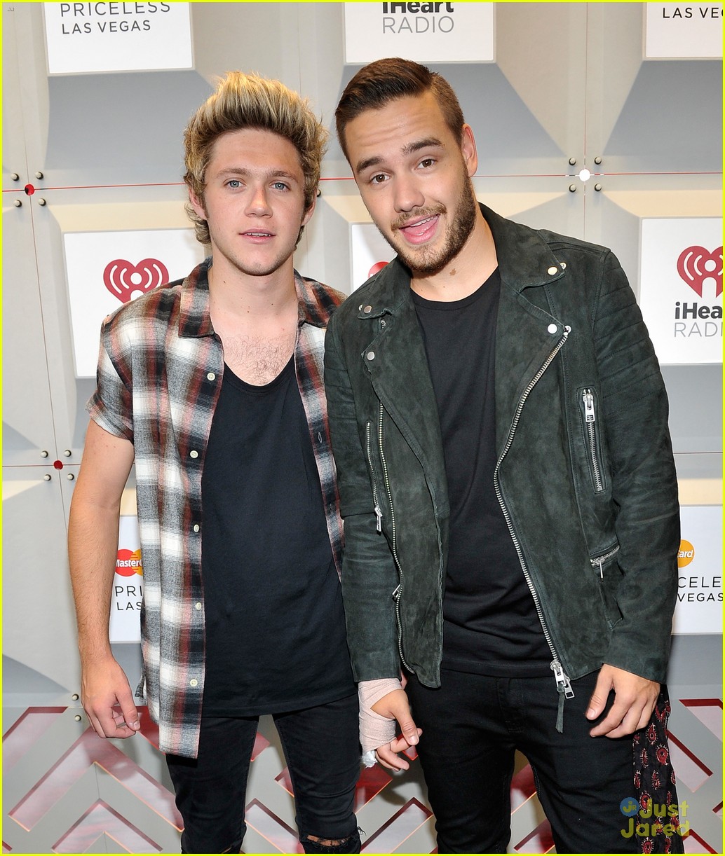 One Direction & 5 Seconds of Summer Attend iHeartRadio Music Festival, Make Girls Go Crazy ...