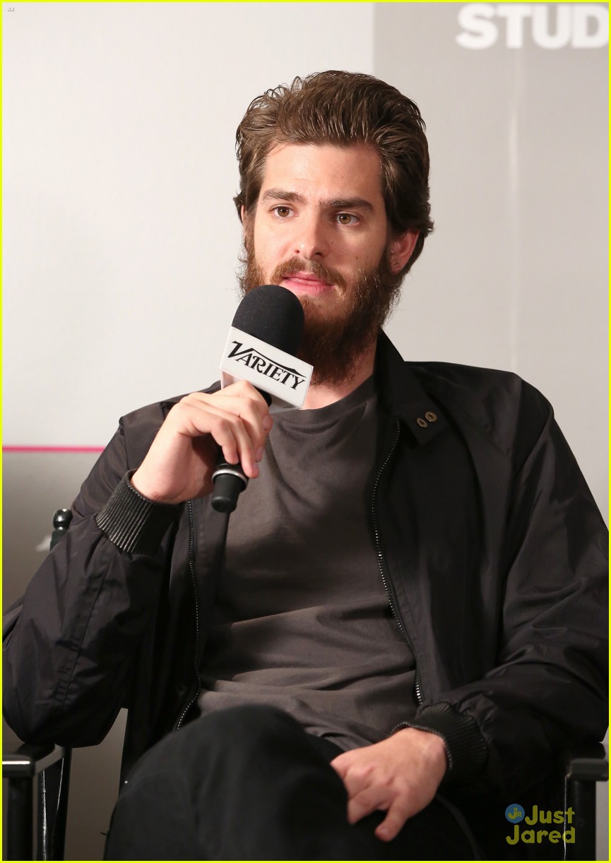 Andrew Garfield Boasts Bushy Beard at '99 Homes' TIFF Premiere | Photo ...