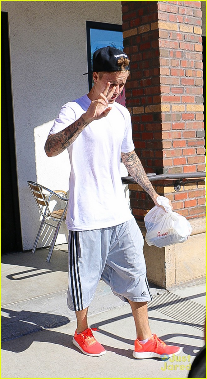 Justin Bieber & Cody Simpson Have Been Working Together A Lot Lately ...