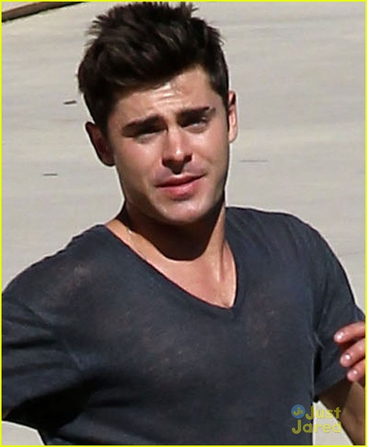 Zac Efron Waves to Cameras On the 'We Are Your Friends' Set! | Photo ...
