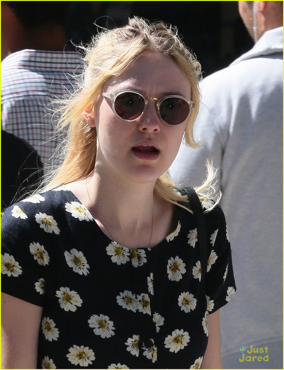 Dakota Fanning is Essentially Unrecognizable in the New Trailer for ...