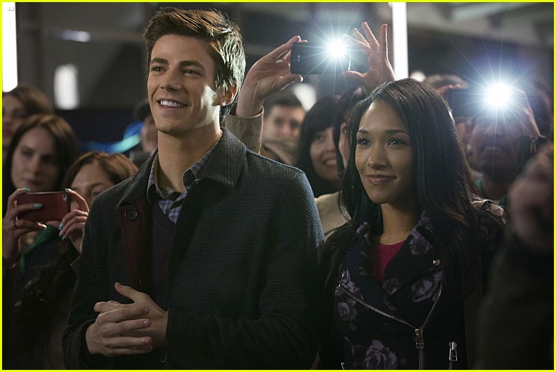 Full Sized Photo of the flash pilot episode stills 05 | Barry Gets into ...