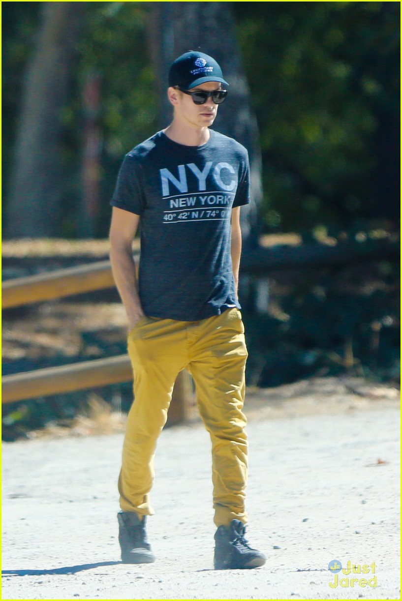 Hayden Christensen Bids Farewell to His Mom After Hollywood Hike ...