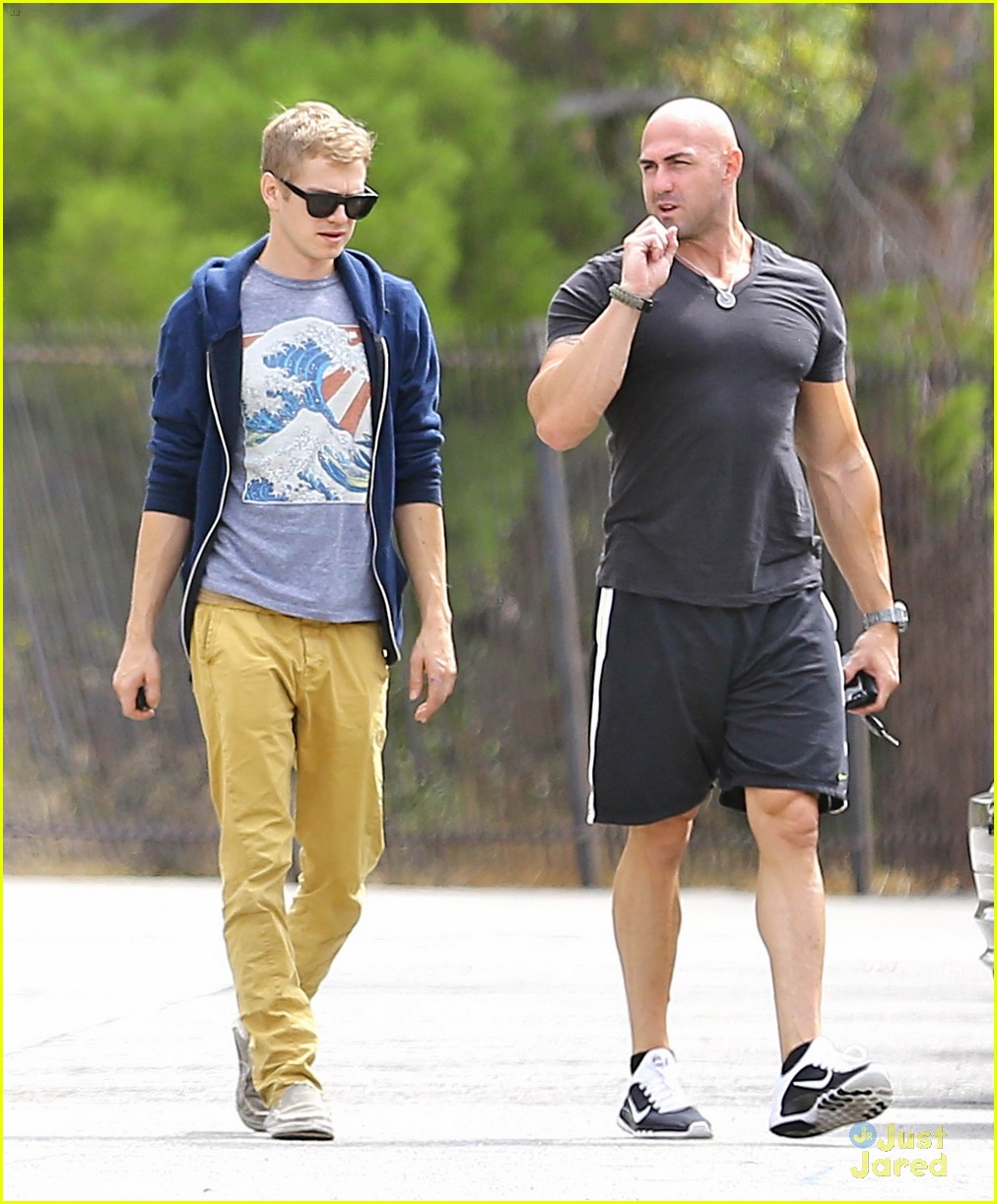 Hayden Christensen Flies to Toronto for TIFF 2014 | Photo 717170 ...