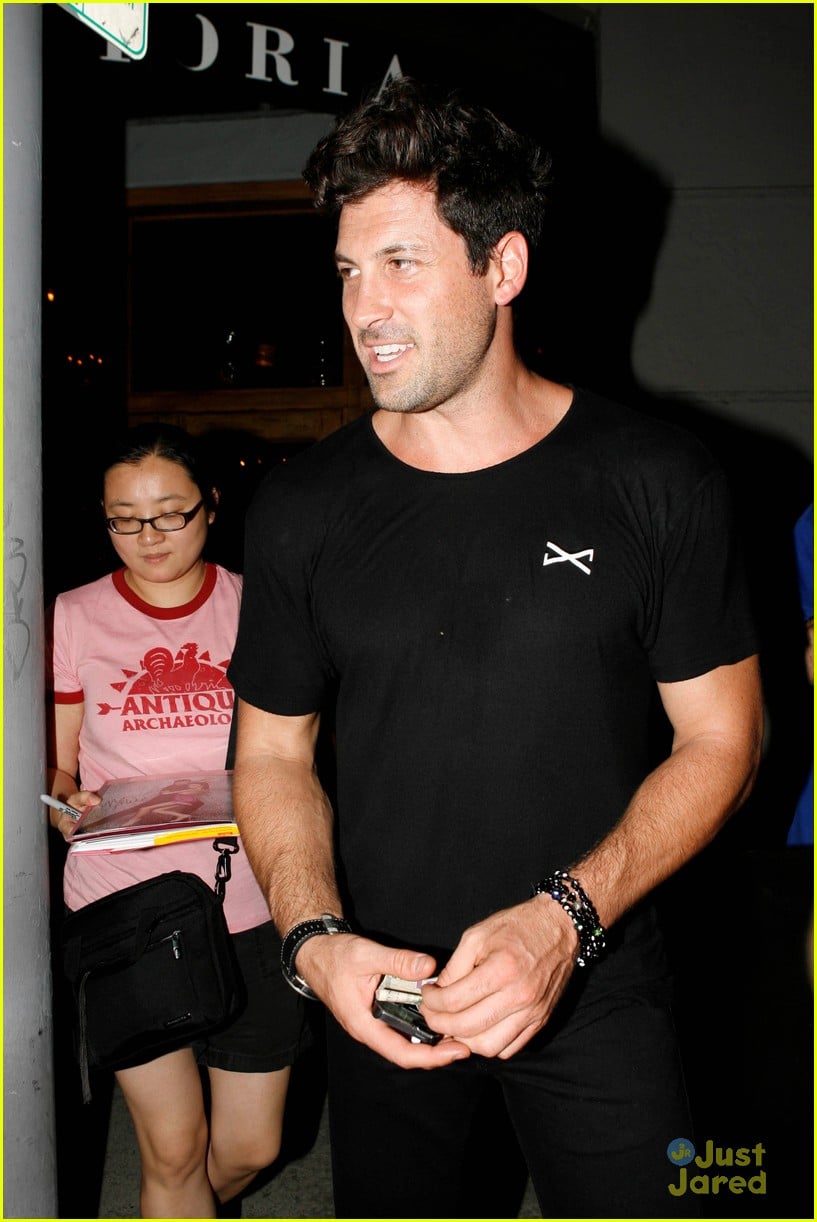 Derek Hough & 'DWTS' Professional Dancers Celebrate Premiere Night ...