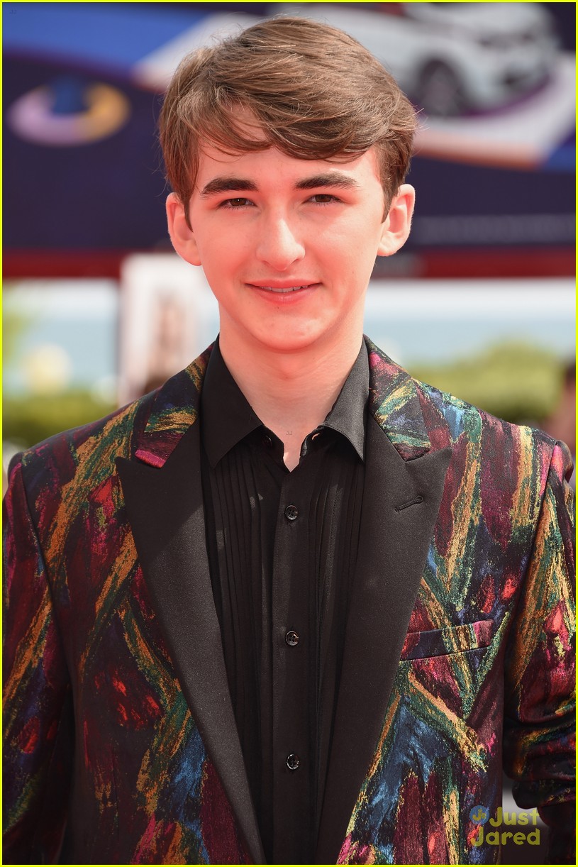 Isaac Hempstead-Wright Brings 'Boxtolls' Eggs To Venice Film Festival ...
