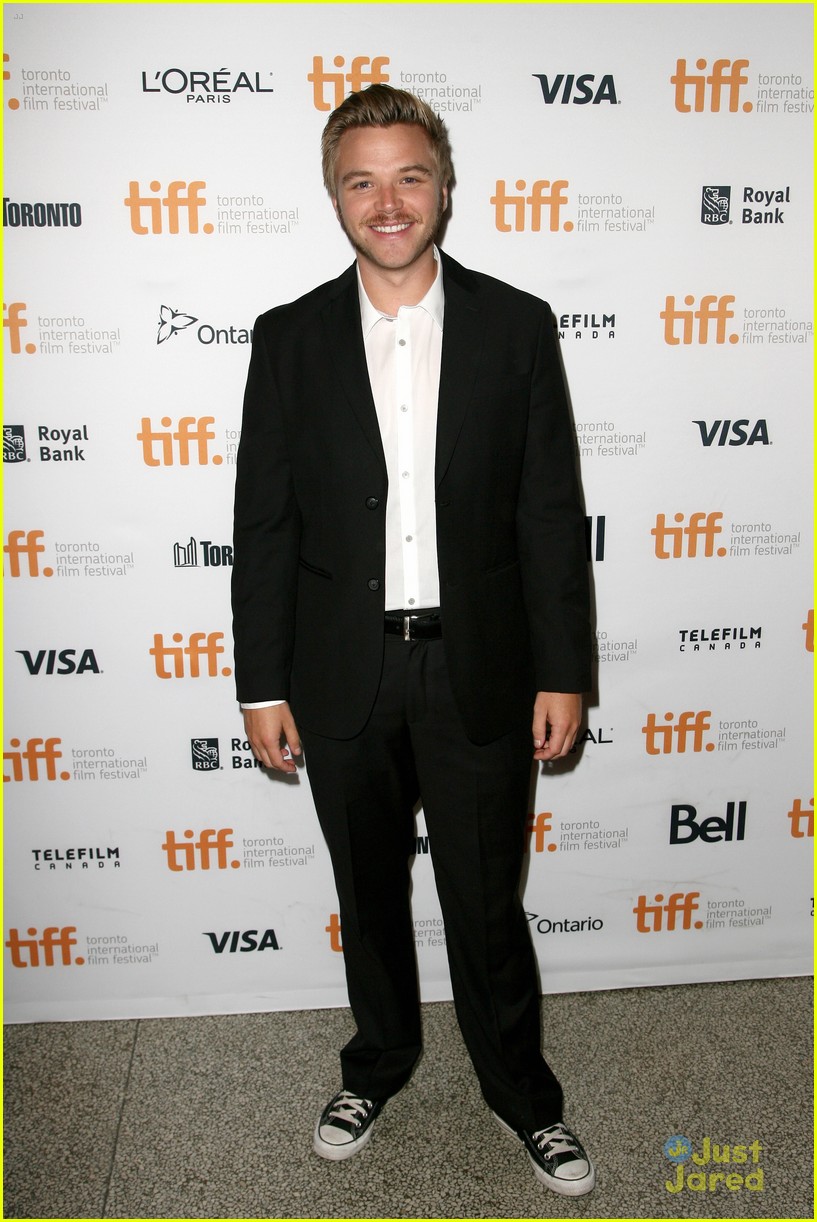 Brett Davern & Jake Abel Bring 'Love & Mercy' To TIFF 2014 | Photo ...
