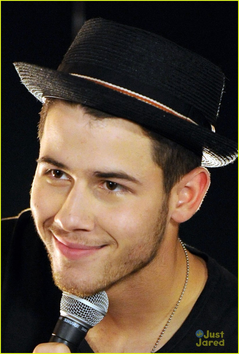 Full Sized Photo of nick jonas youtube whats trending 01 | Nick Jonas ...