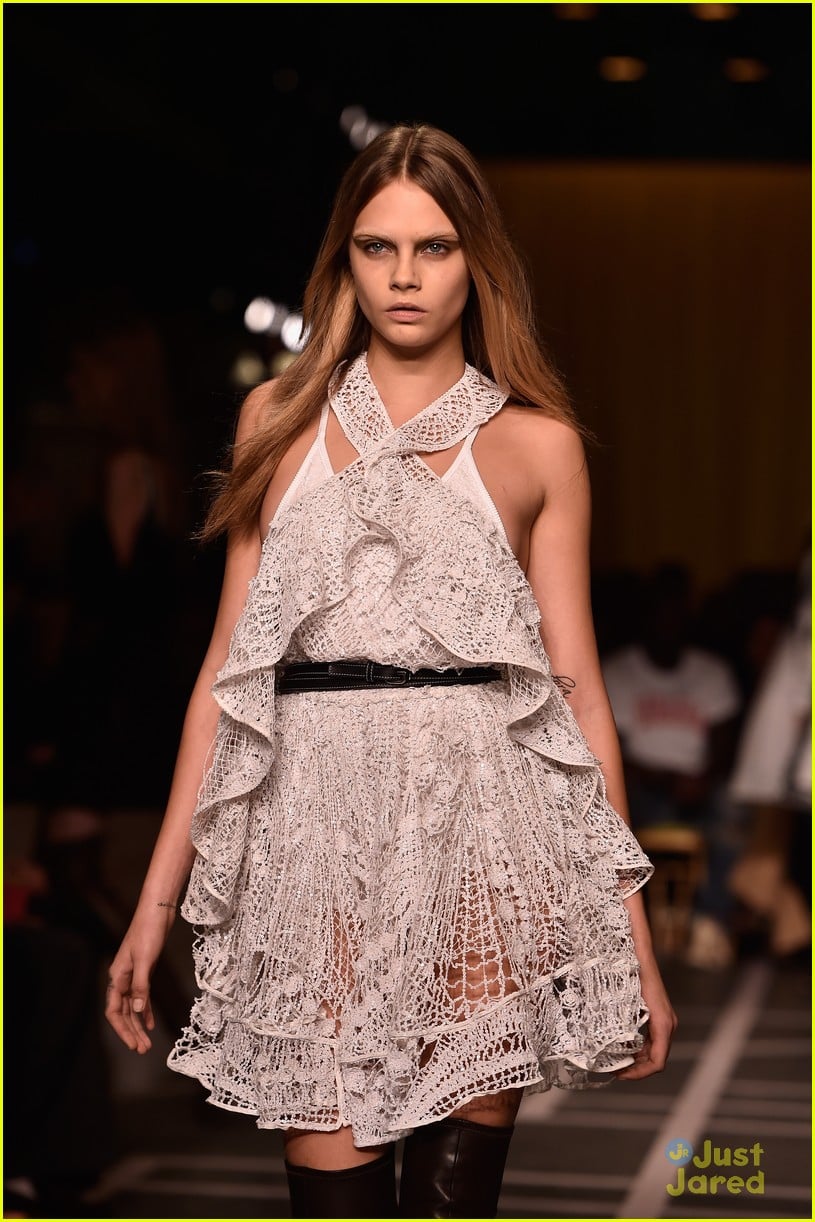 Kendall Jenner & Cara Delevingne are Gorgeous Givenchy Girls! | Photo ...