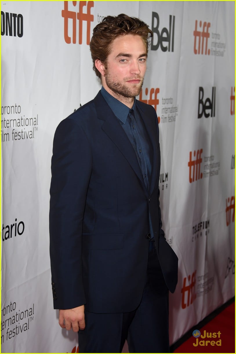 Robert Pattinson Says Sister Lizzy Is Really Good at Singing | Photo ...