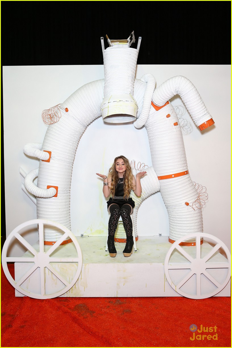 Sabrina Carpenter Gets Glitterfied at Slimefest 2014 in Sydney | Photo ...